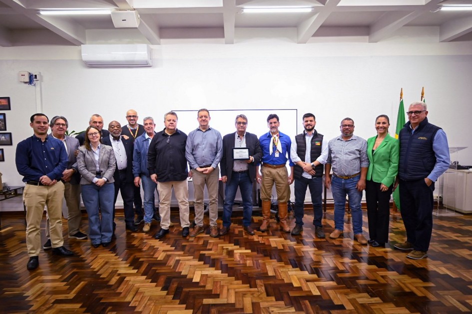 Presidente da Farsul recebe homenagem da Secretaria da Agricultura ...